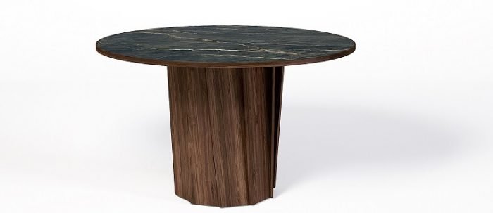 Dasras se met à table - homme déco